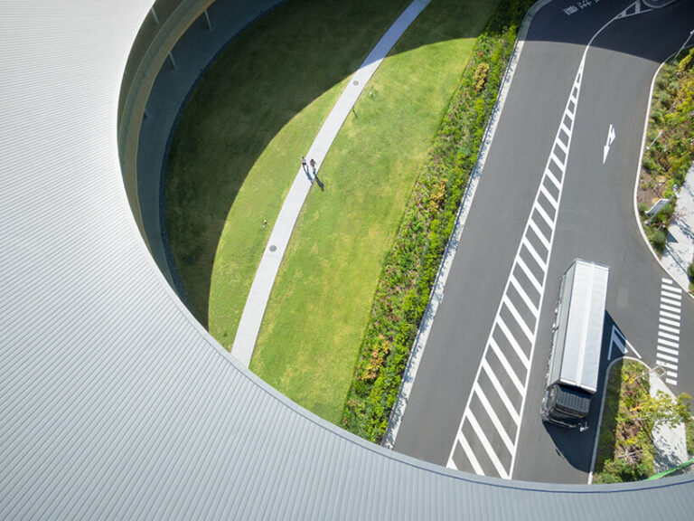 japan's GLP ALFALINK hub unveils ring-shaped public building