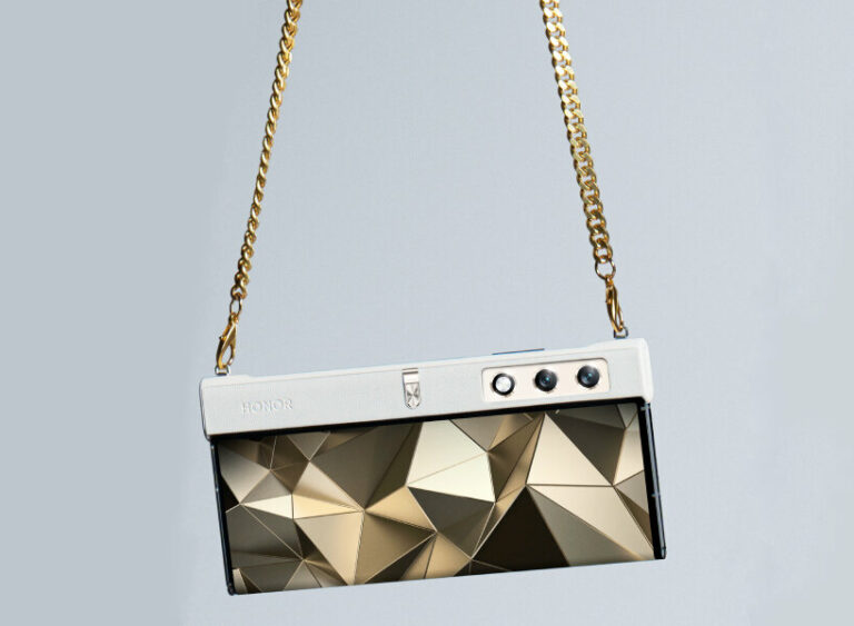 HONOR turns its foldable smartphone into handbag with always-on live ...