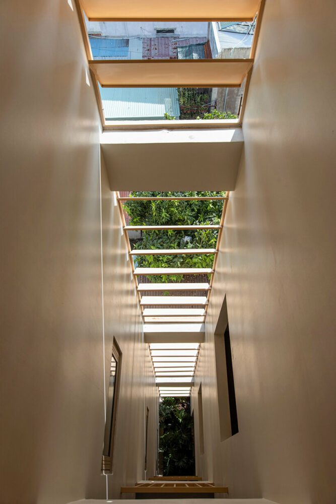 TAA design's living complex in vietnam is a matrix of flying blocks