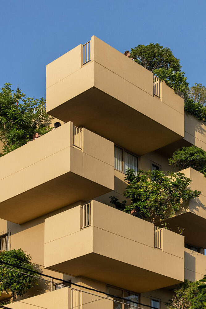 TAA design's living complex in vietnam is a matrix of flying blocks