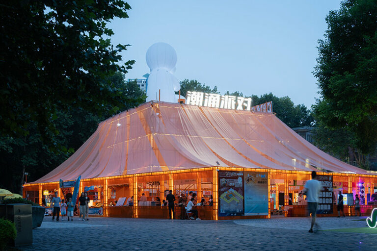 UAO design's wuhan tiandi market opens to the sky in china