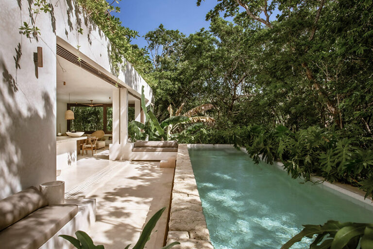 CO-LAB's stilted casa tepui recalls tabletop mountains of venezuela