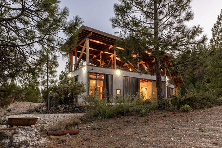 explore atelier bow-wow's only US home, california mountain house