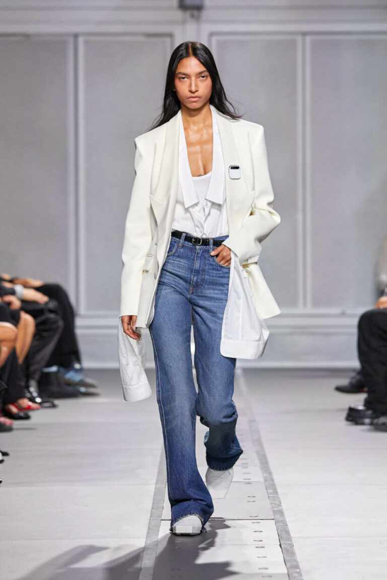 projecting smartphone humane AI pin marks commercial debut at coperni ...