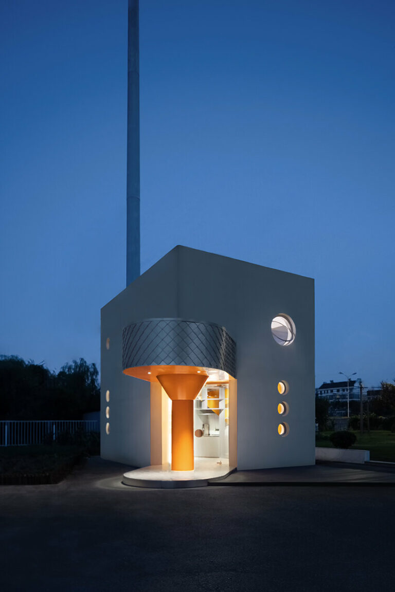 greater dog architects' renovated 5 X 7 building in china