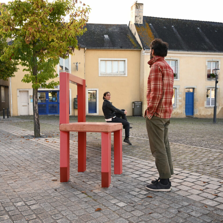 yokyok’s anamorphic bench can make people appear big or small based on ...