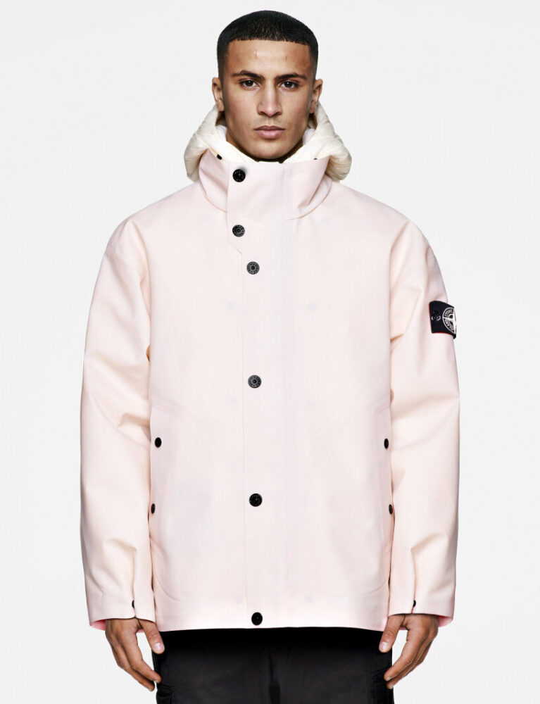 stone island’s thermal-reactive ice jacket slowly changes its color ...