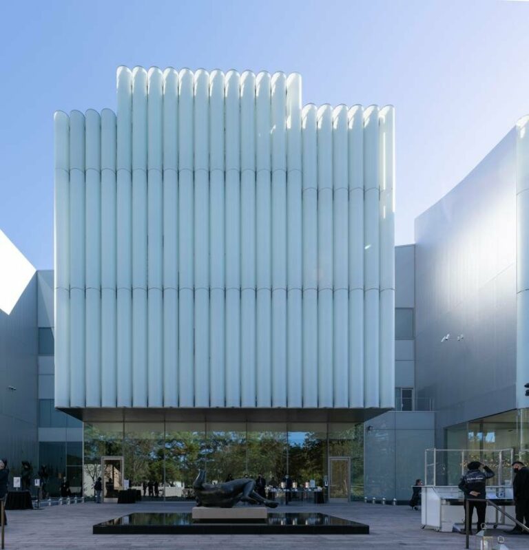 vanceva PVB interlayers let sunlight into kinder building galleries