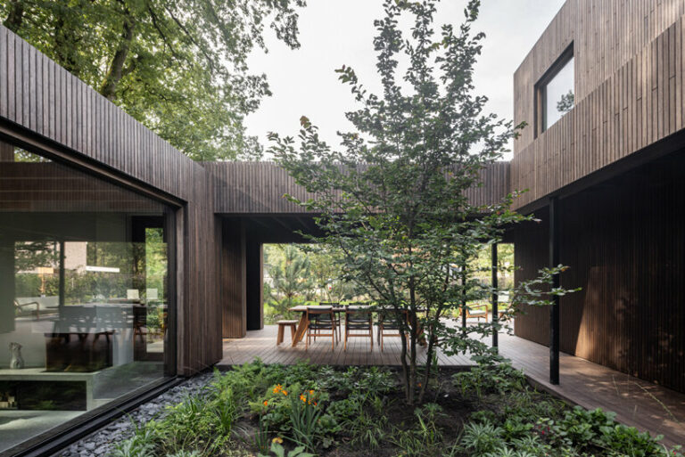 i29's villa unfolds with five interconnected volumes around central ...