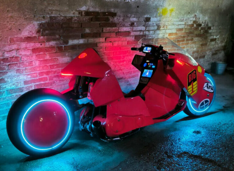 real-life shotaro kaneda’s akira bike by bel&bel glows in the dark with ...