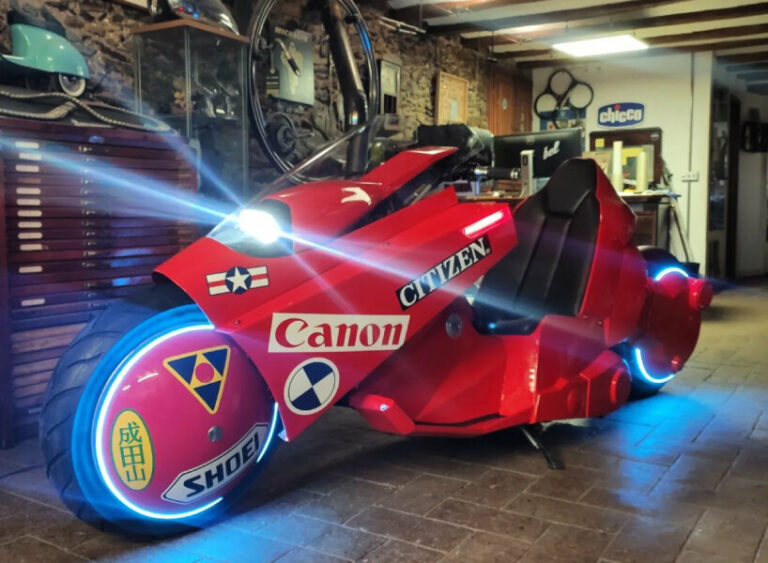 real-life shotaro kaneda’s akira bike by bel&bel glows in the dark with neon-light tires