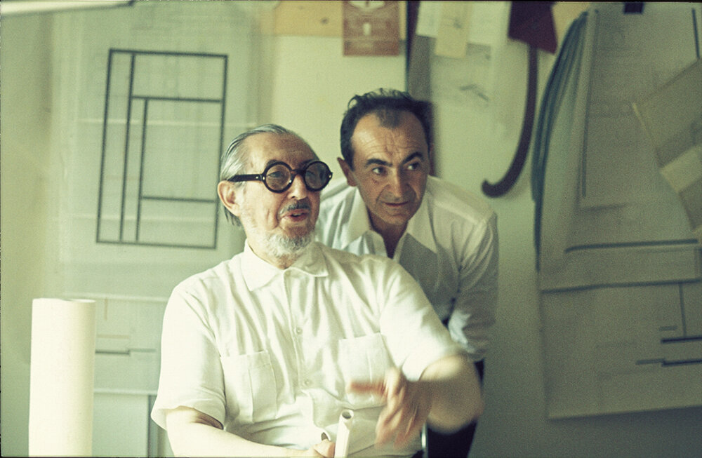 tracing dino gavina's mark on italian modern design at BUNDLESTUDIO