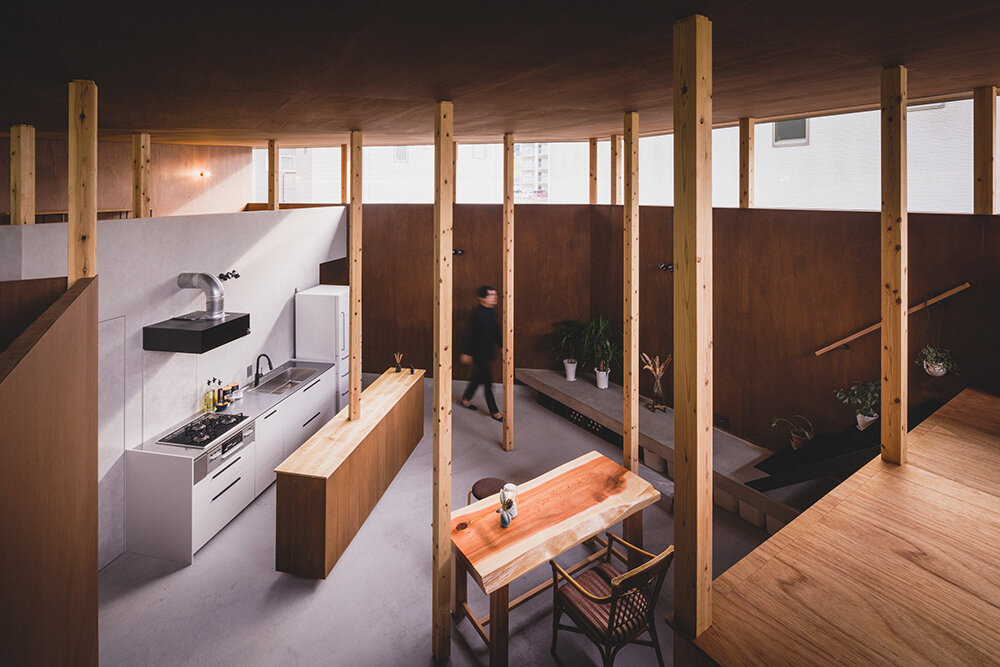 a forest of pillars brings depth to this japanese house by IG architects