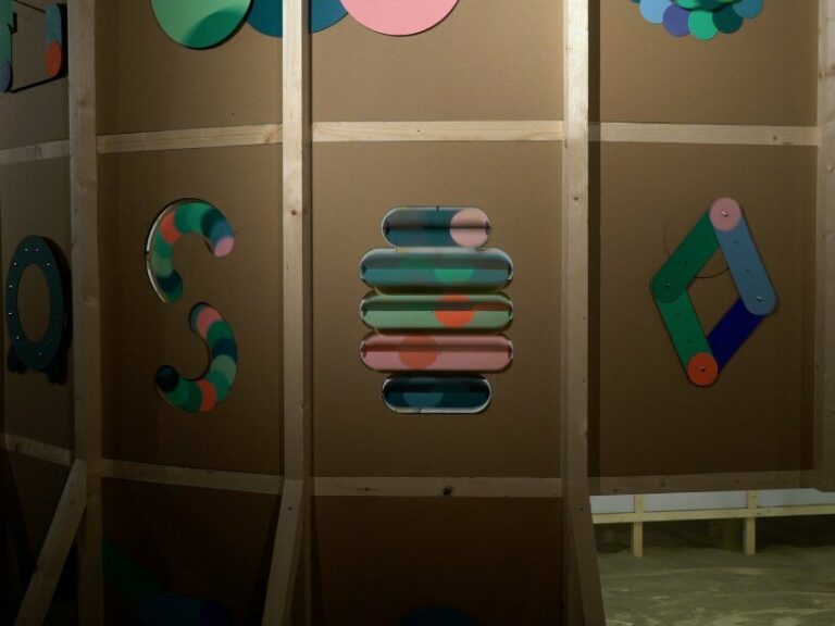 sand animates pinaffo & pluvinage's cardboard installation