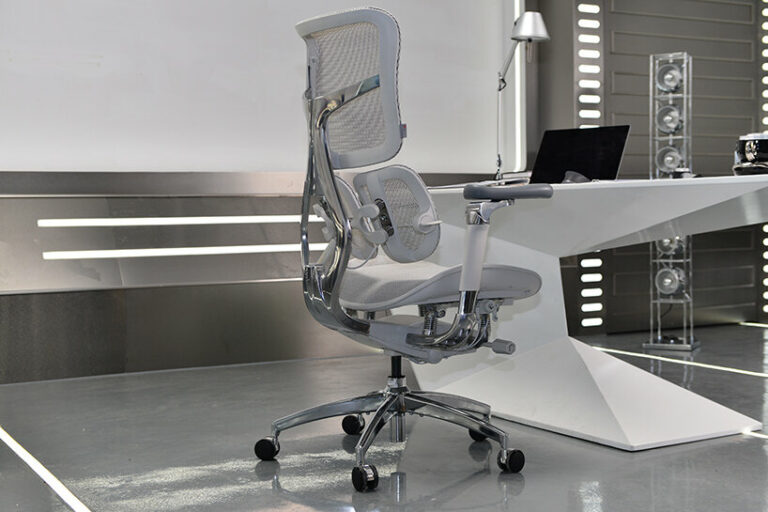 SIHOO doro S300 ergonomic office chair is defying gravity