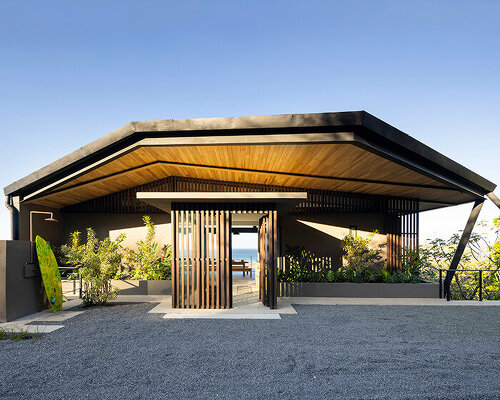 zU-studio's private house in costa rica resembles a flying bird