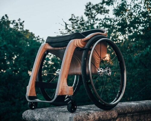 the rig is a fully electric, all-terrain off-road wheelchair