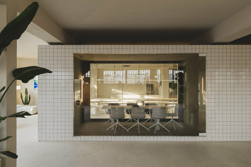 isern serra designs a 'pixelated' workspace in barcelona