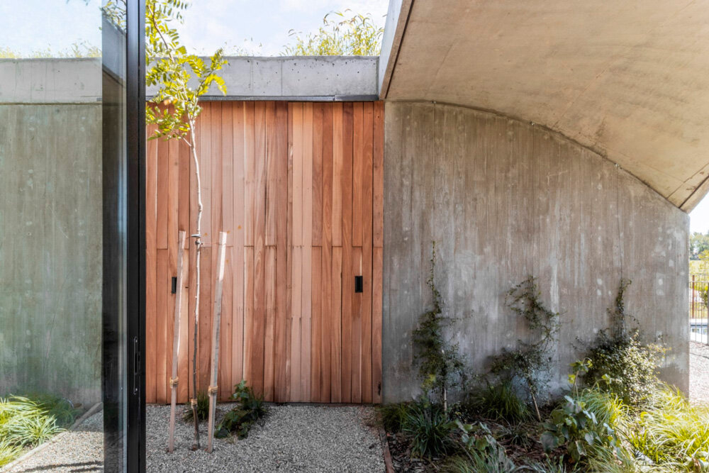planted green roofs crown nirvana house by atelierM in buenos aires