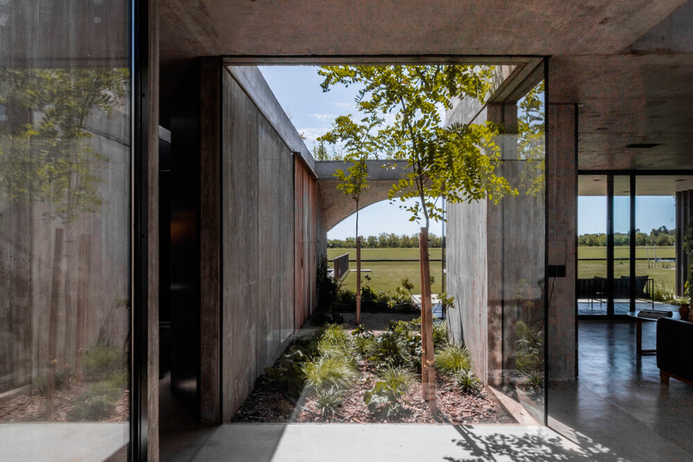 planted green roofs crown nirvana house by atelierM in buenos aires