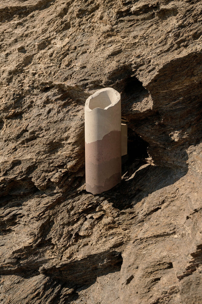 CTRLZAK traces earth's stratification in strata series for urbi et orbi