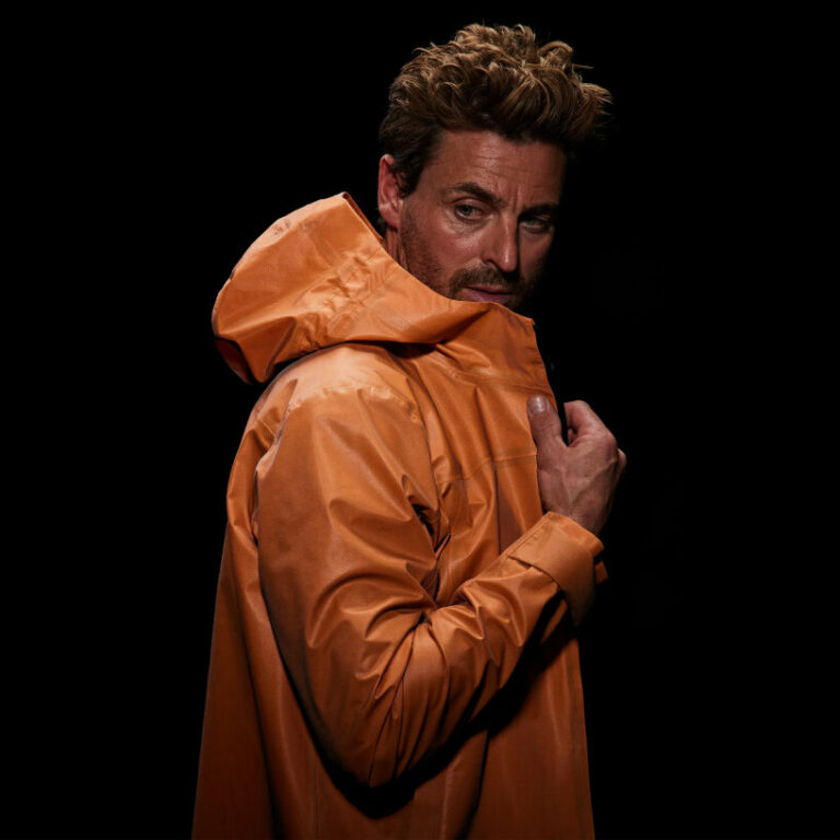 vollebak unveils new color-shifting 'firefly' jacket