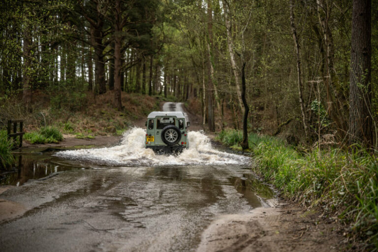 bedeo’s retrofit kit turns classic cars like defender into electric ...