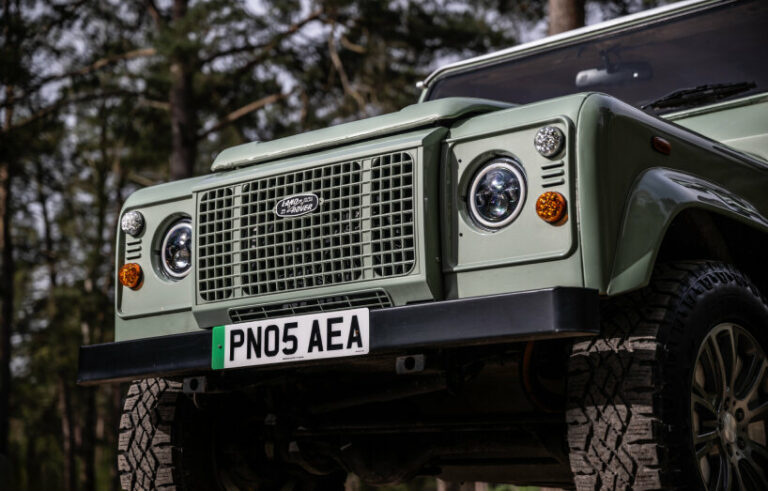 bedeo’s retrofit kit turns classic cars like defender into electric ...