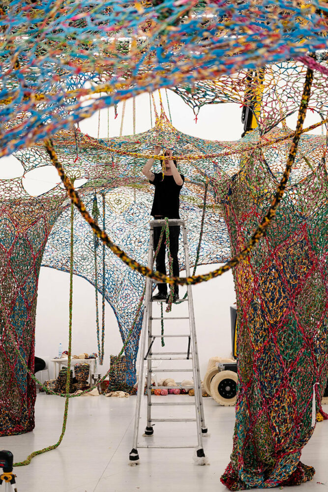 ernesto neto weaves one of his largest installations yet for expansive ...