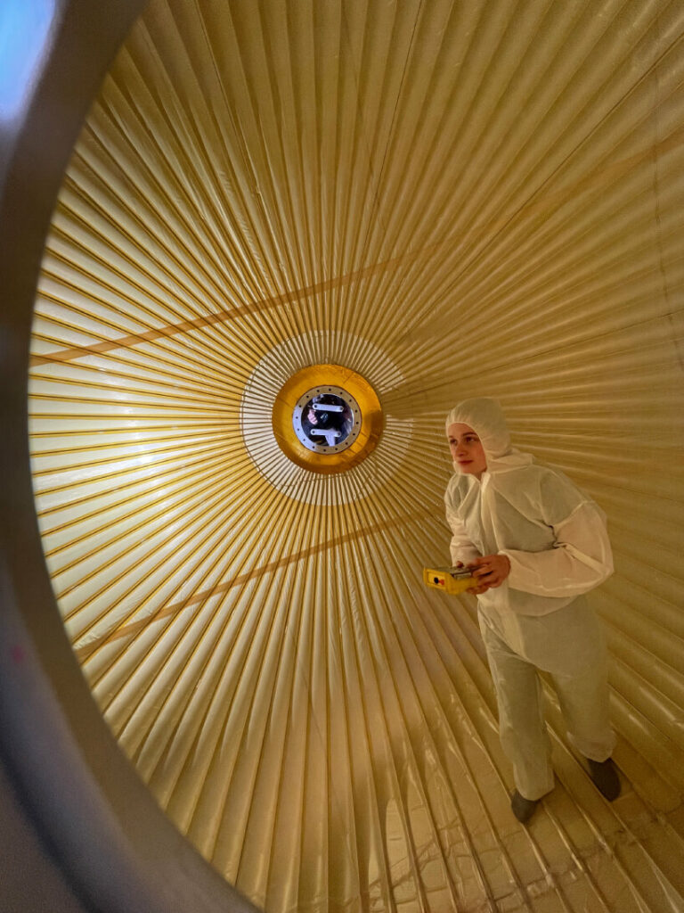 inflatable space habitats as big as stadiums to fly with spaceX out of ...