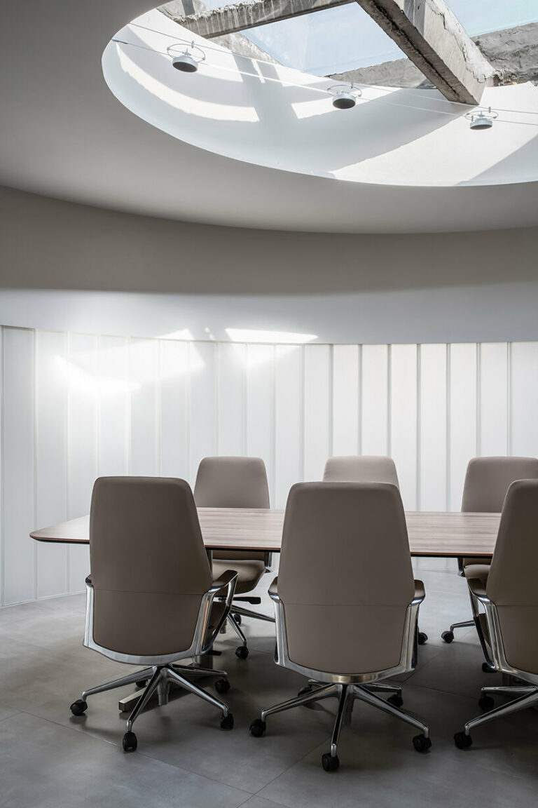 CUN design transforms 70s textile warehouse into clothing brand ...