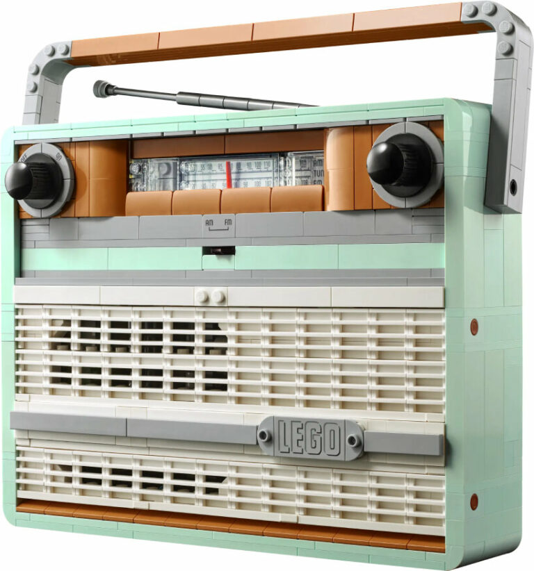 LEGO to Launch Functional Retro Radio Kit - Designboyo