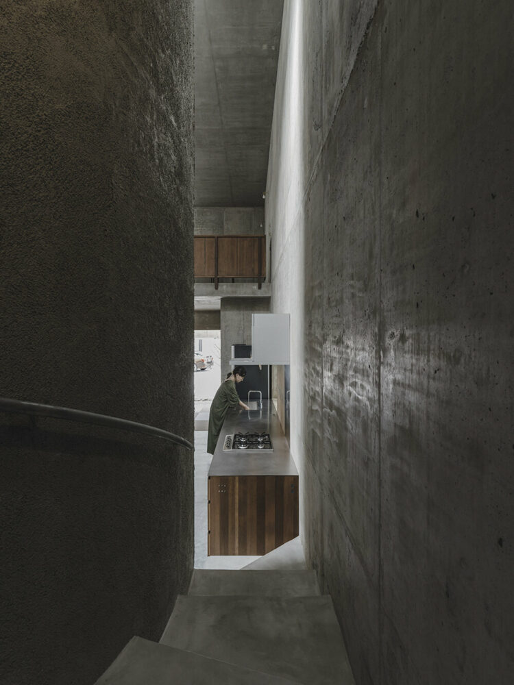 studio cochi architects' house in nishizaki is a windowless concrete block