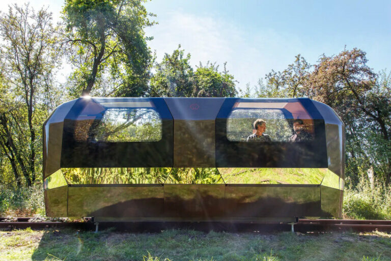 compact autonomous monorail vehicle can be a car substitute for people ...