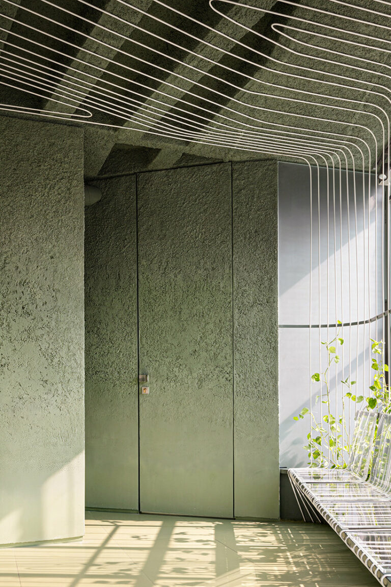 shape-shifting rod curtain and curved walls take over parkway clinic in ...