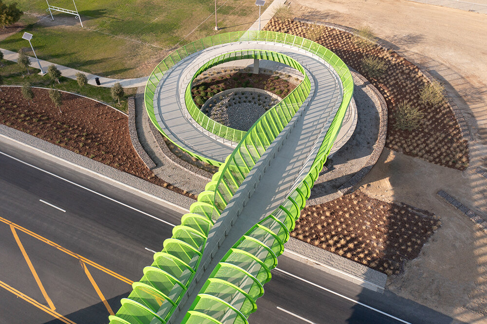 SPF:architects' wonder bridge in california echoes a lizard's tail