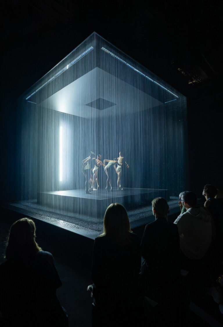 es devlin and a ‘box of rain’ - inside her light and water installation ...