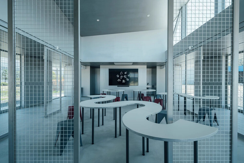 hanging wires envelop japan's maxell kuse ga aru studio by kvalito