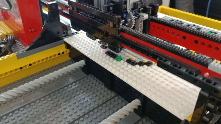 robot printer made of LEGO bricks can produce any pixel art using ...