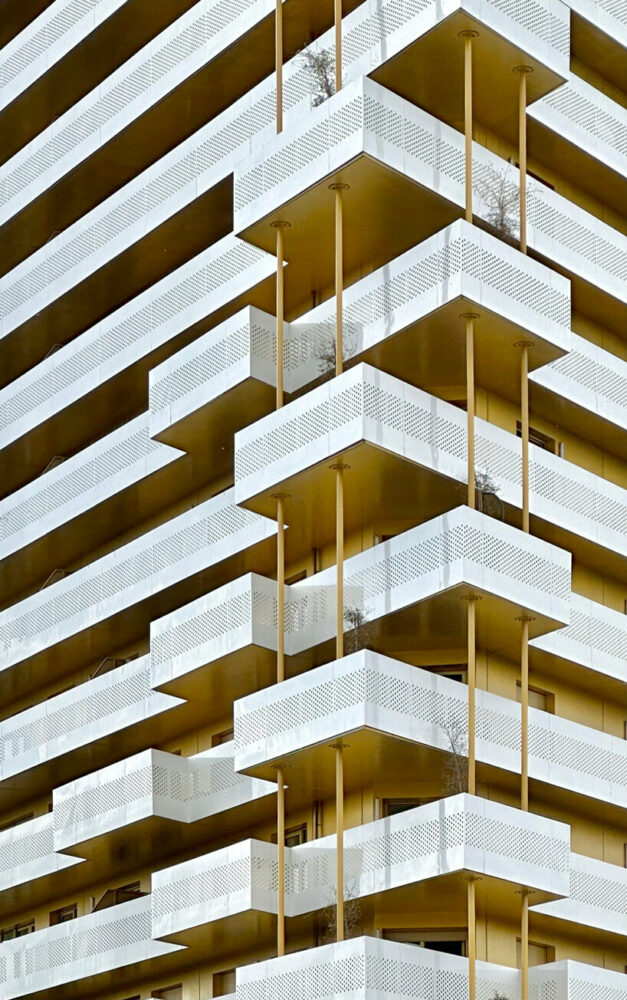 hamonic+masson's emblem raises high-rise undulating office unit in france