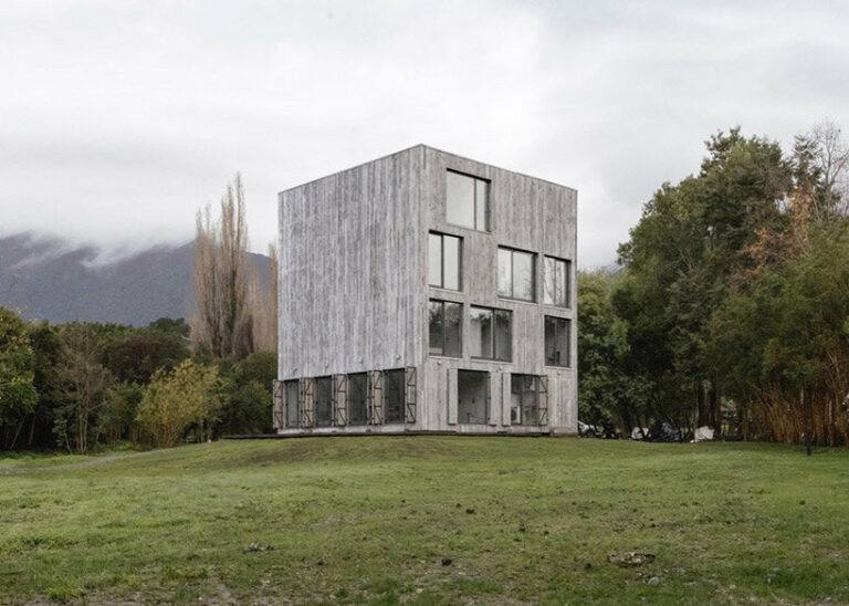 monolithic humo house rises in chile with architecture by iván bravo