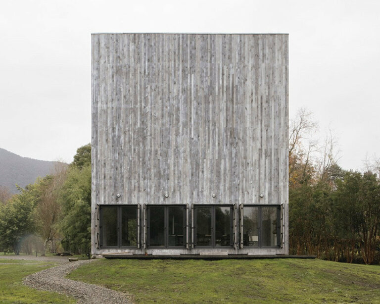 monolithic humo house rises in chile with architecture by iván bravo