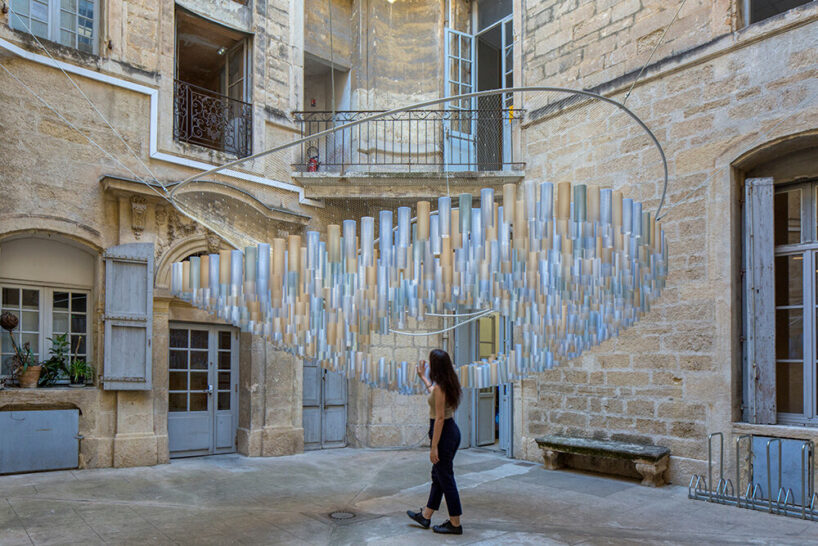 a thousand 3D printed pieces shape atelier DARN's RHUBARB sculpture