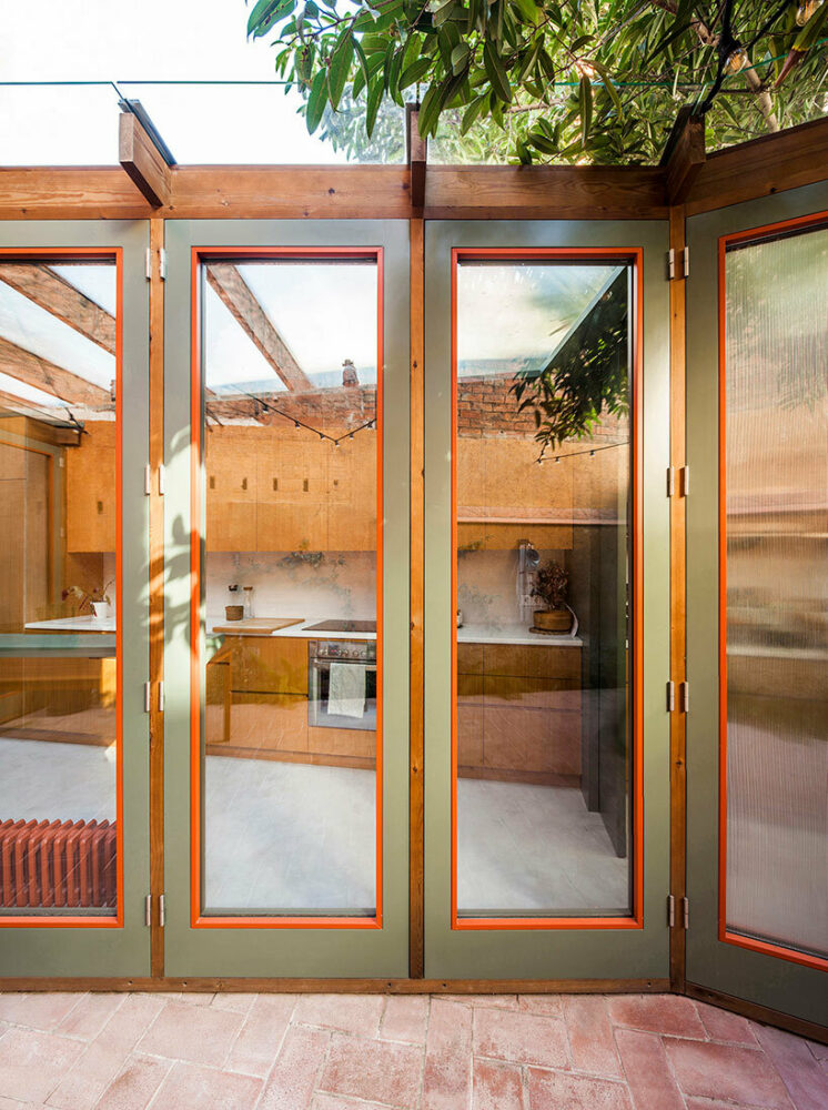 anna & eugeni bach's transparent greenhouse extension for barcelona ...