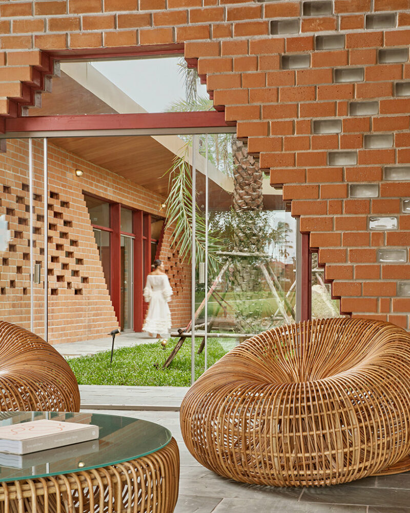 enter projects asia creates biophilic 'brickhouse' for tropical thailand