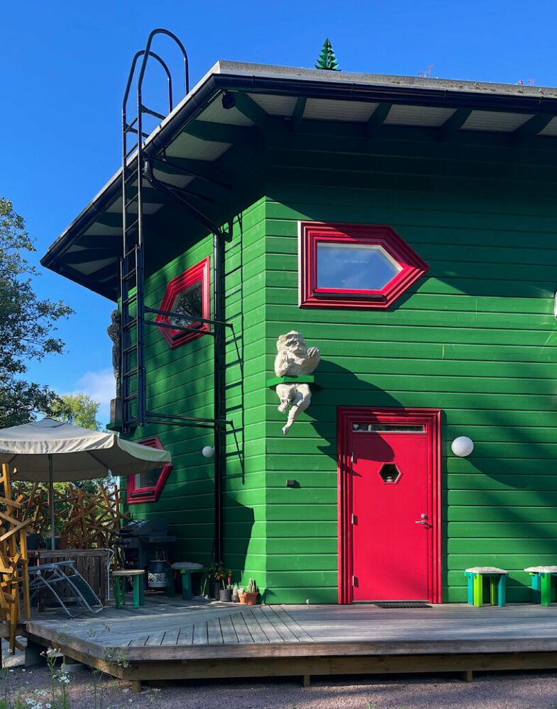 a garlic-shaped sauna and life on a leaf: inside jan-erik andersson's liveable artworks in turku