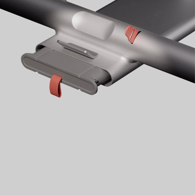 iXi golf trolley autonomously follows players, providing AI-powered ...