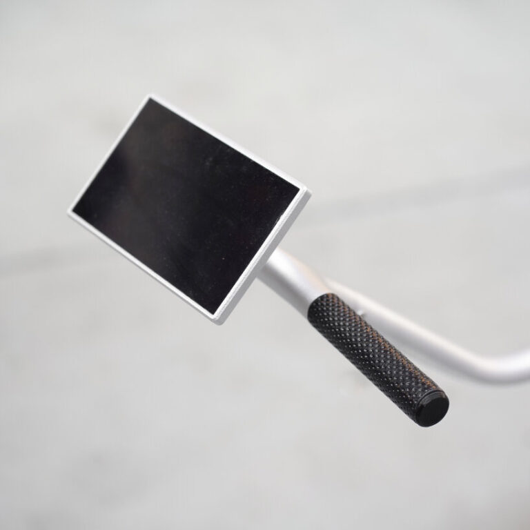 iXi golf trolley autonomously follows players, providing AI-powered ...