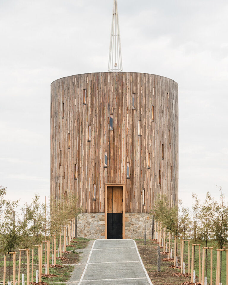 RCNKSK uses medieval building methods to construct new chapel