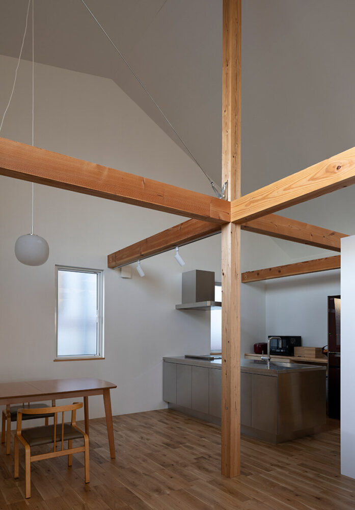 silver panels mirror japanese cityscape on goya schröder’s wooden ...